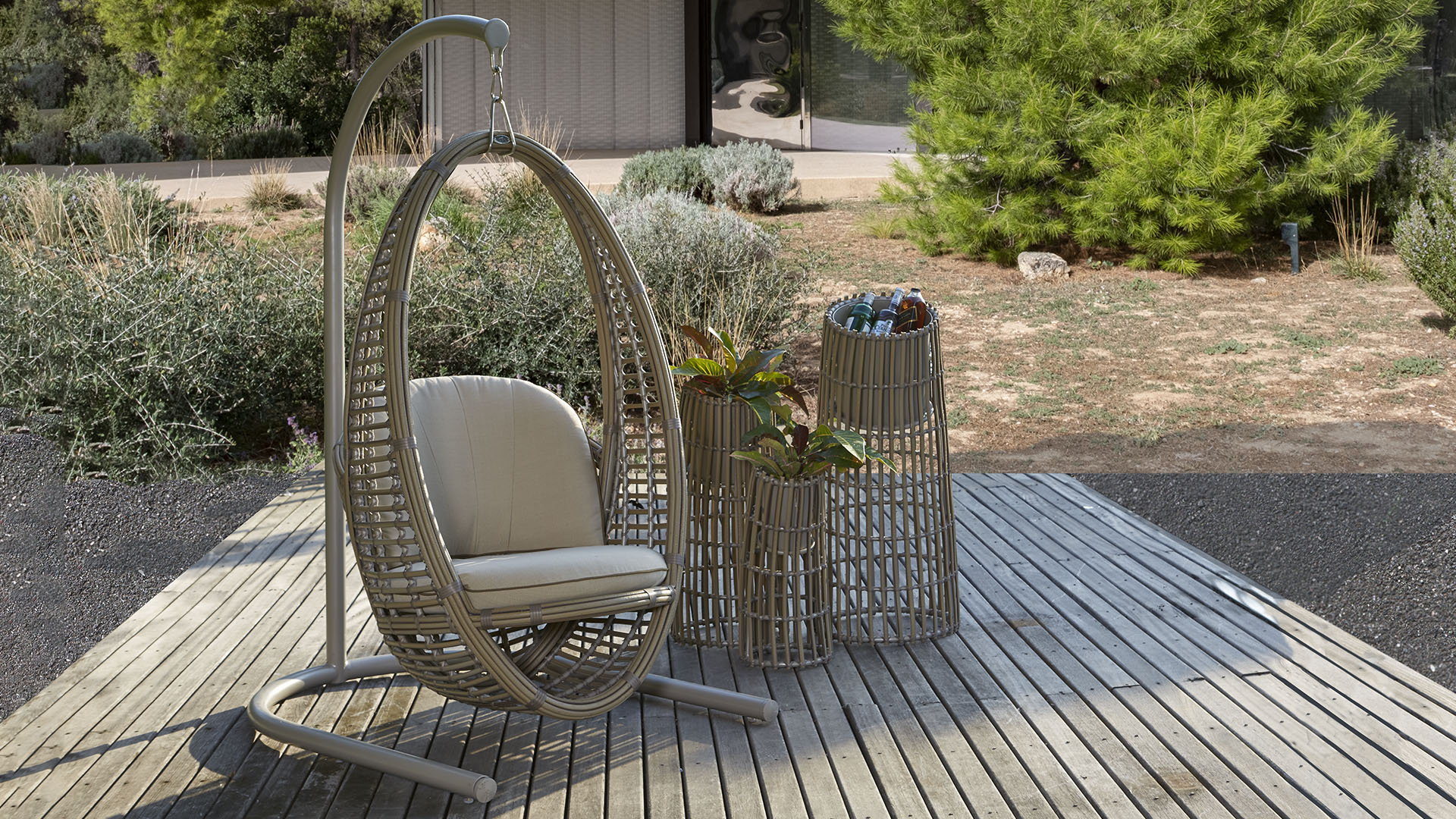 HERI HANGING CHAIR - SKYLINE DESIGN - Premium Outdoor Furniture