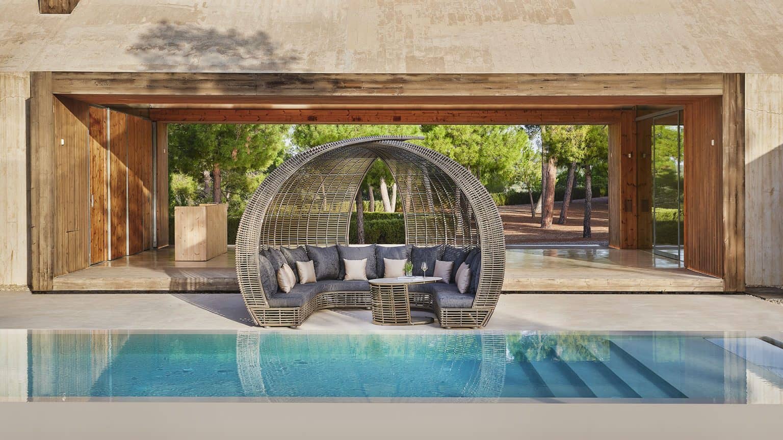 PRODUCTS - SKYLINE DESIGN - Premium Outdoor Furniture
