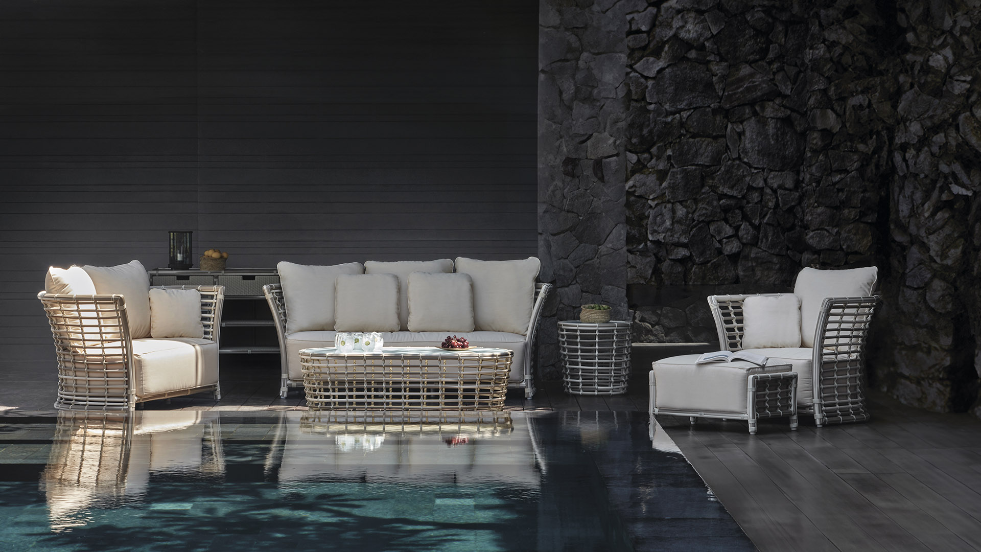 VILLA Collection - SKYLINE DESIGN - Premium Outdoor Furniture