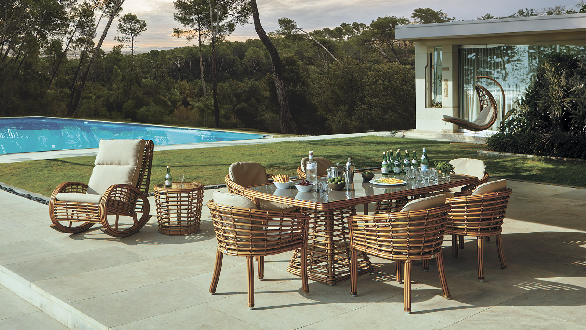 VILLA Collection - SKYLINE DESIGN - Premium Outdoor Furniture