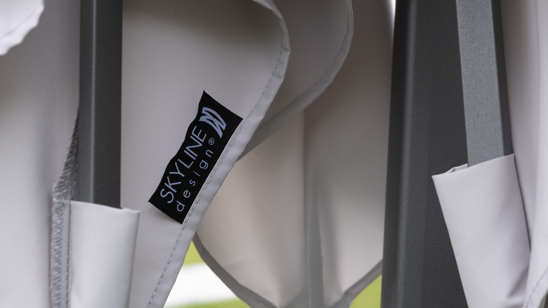 Outdoor Parasols - Skyline Design: Buy premium quality outdoor parasols