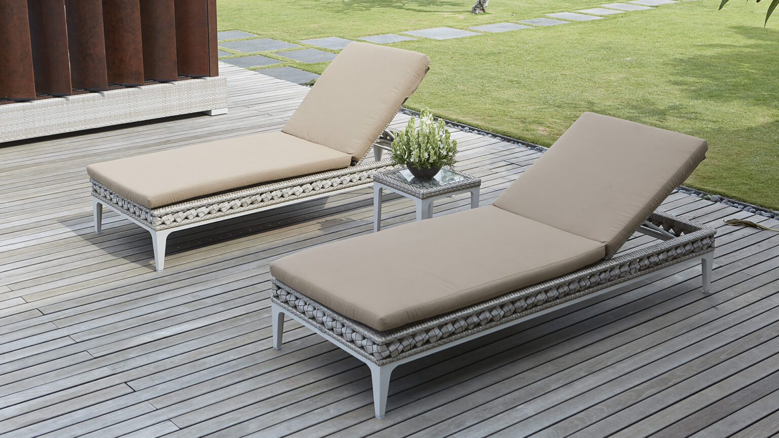 HEART AUXILIARY TABLE | SKYLINE DESIGN - Premium Outdoor Furniture