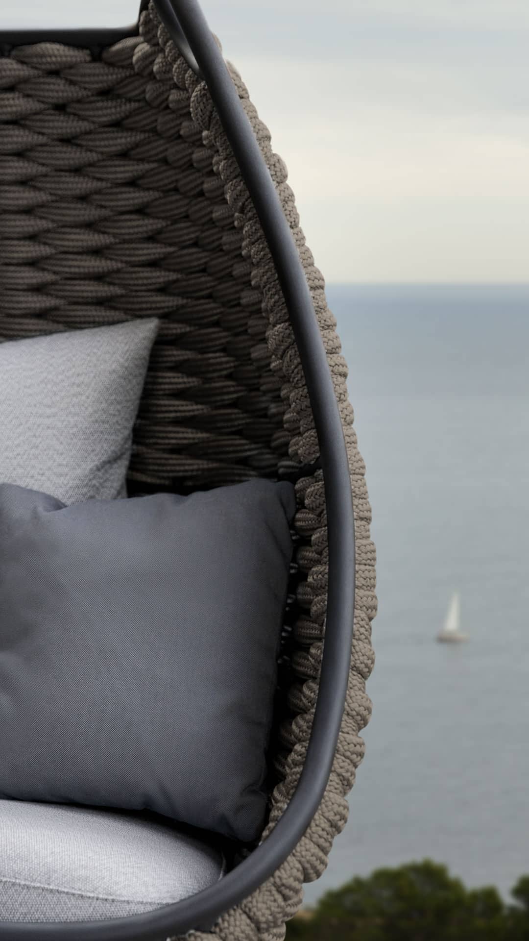 SERPENT HANGING CHAIR - SKYLINE DESIGN - Premium Outdoor Furniture