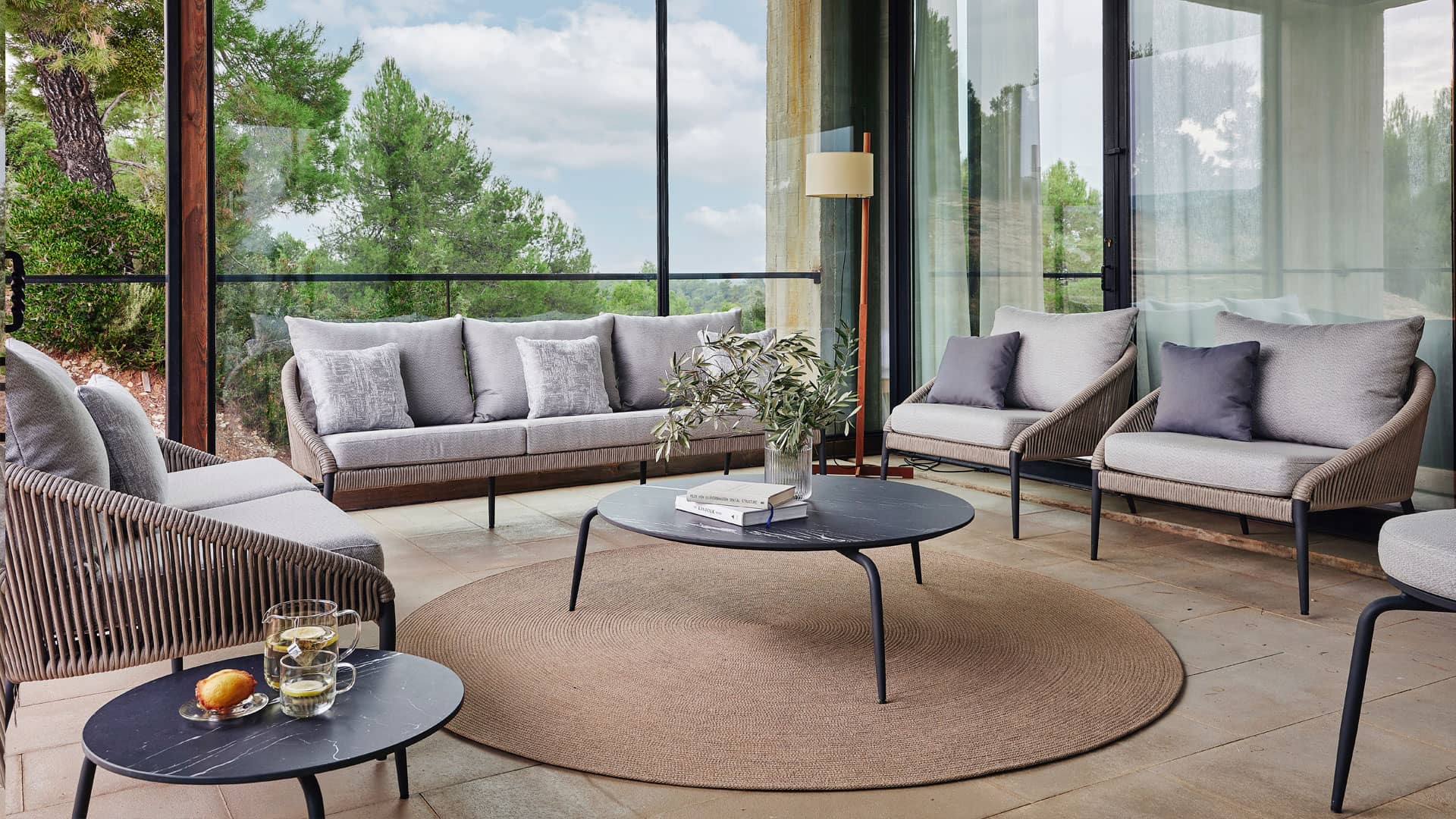 Outdoor Ottomans - Skyline Design: Buy premium quality outdoor ottomans