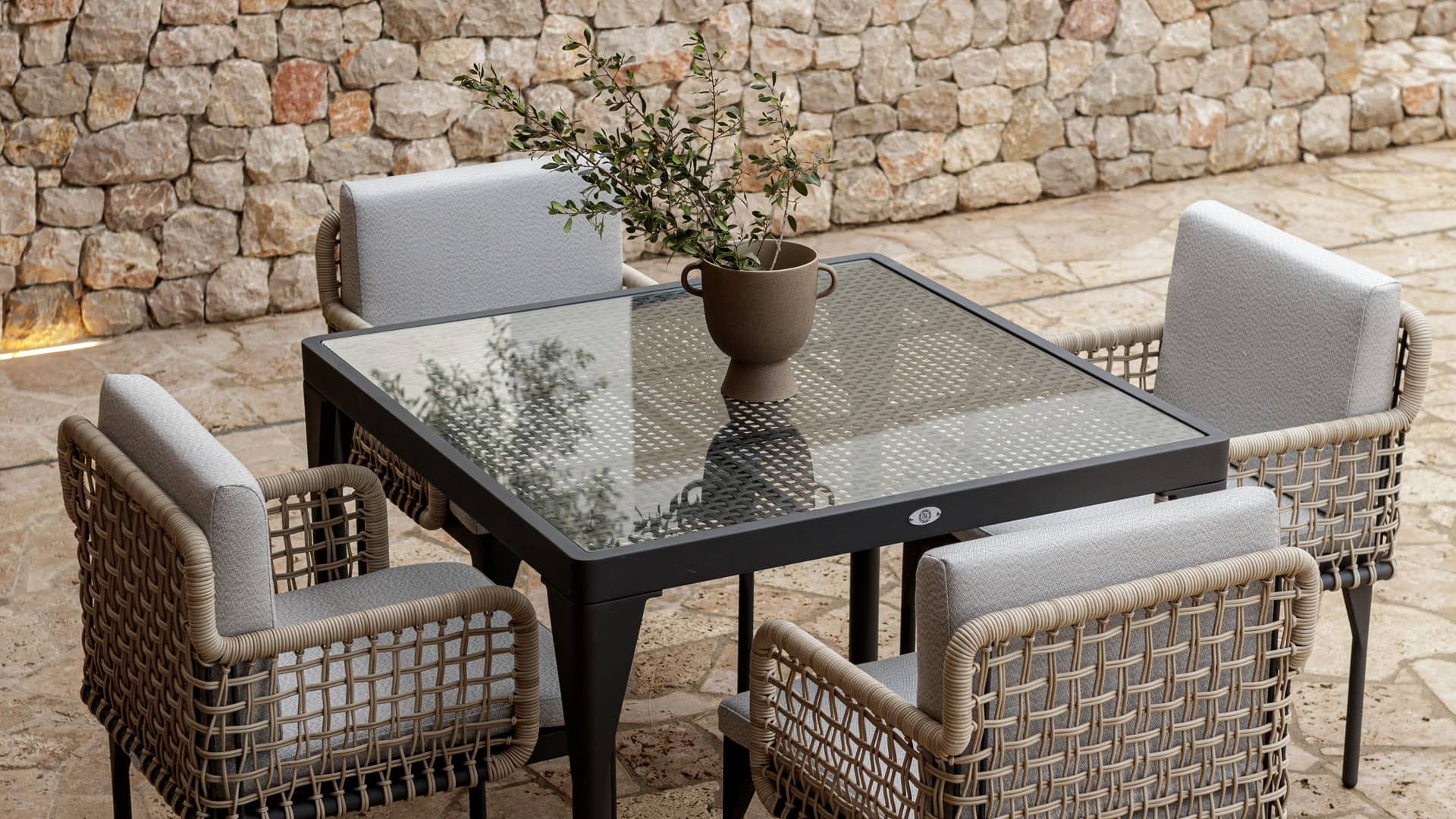 Outdoor Dining Tables - Skyline Design: Buy premium quality outdoor ...