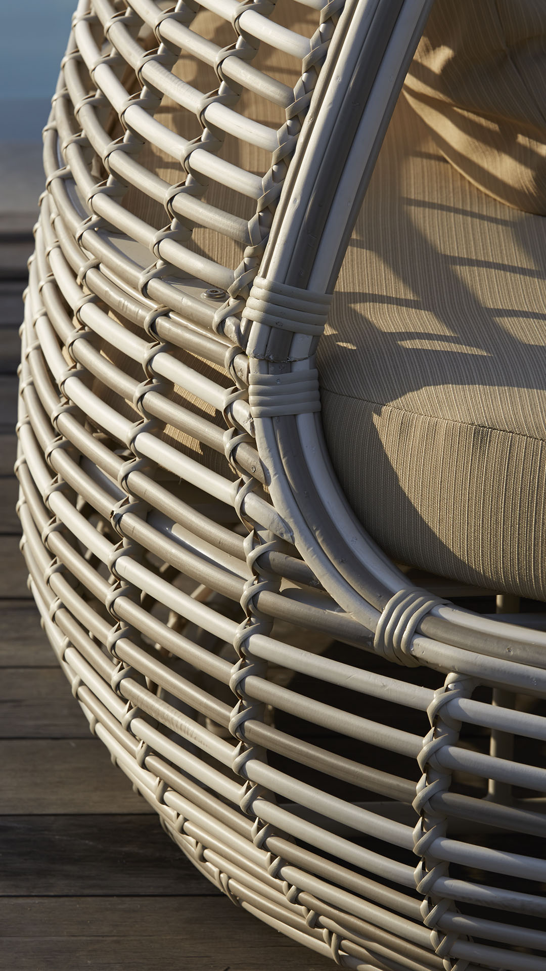 SHADE DAYBED - SKYLINE DESIGN - Premium Outdoor Furniture