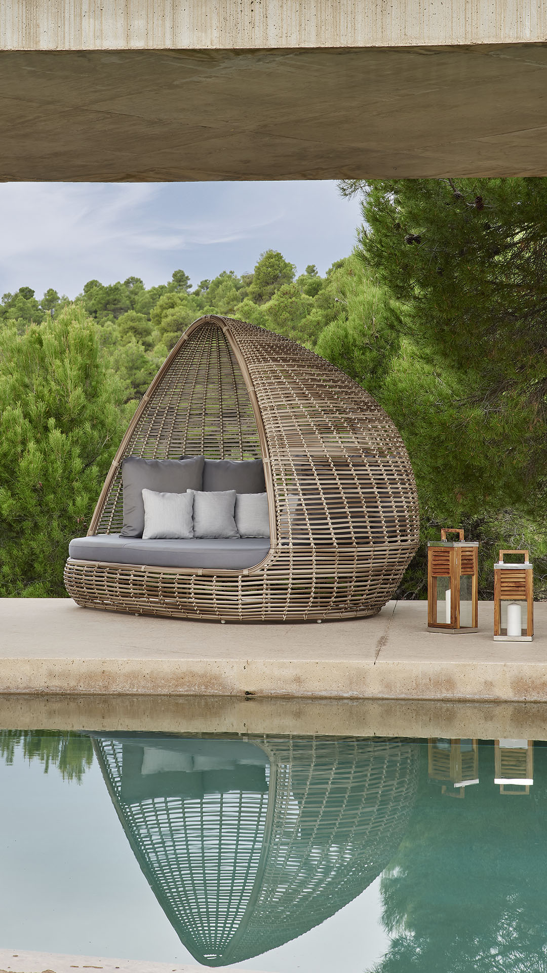 SHADE DAYBED - SKYLINE DESIGN - Premium Outdoor Furniture