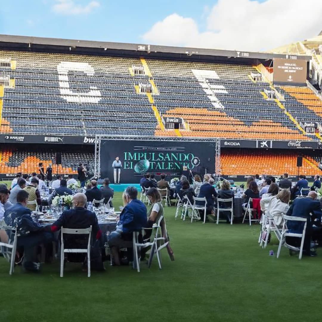02.06.2021 Valencia CF Business Night - SKYLINE DESIGN - Premium ...
